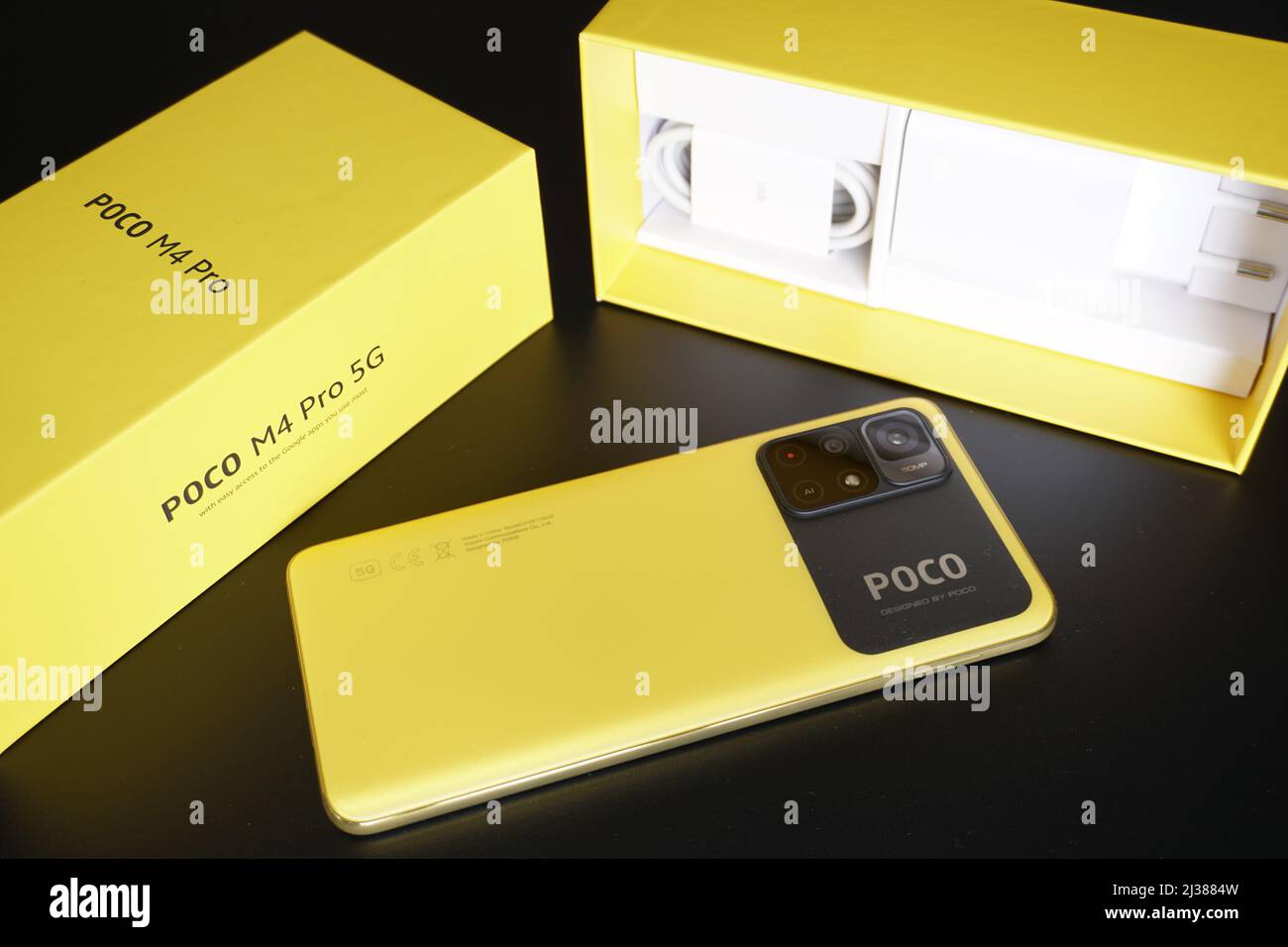 Poco m4 pro hi-res stock photography and images - Alamy