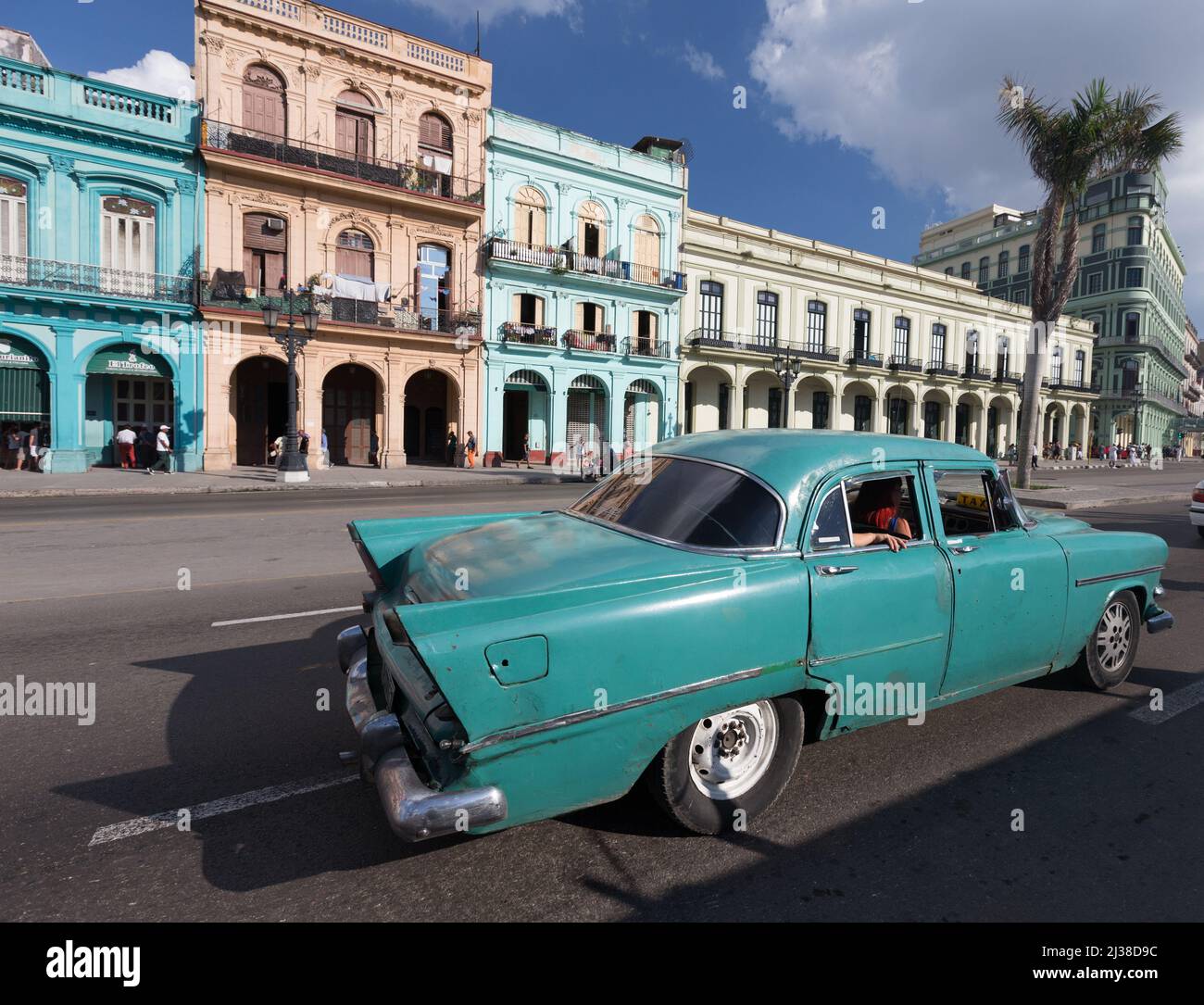 Pastel colored buildings and havana hi-res stock photography and images ...