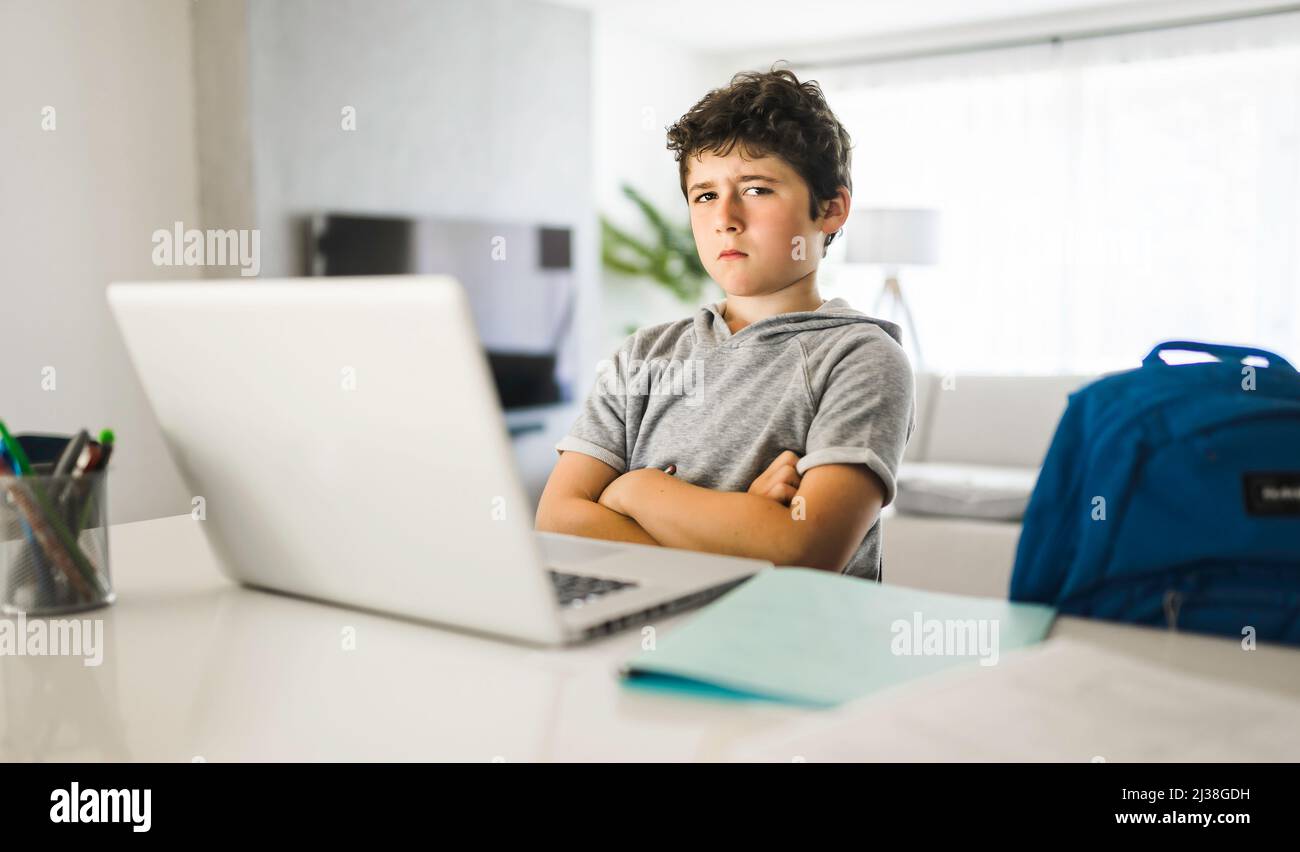 Teen angry computer hi-res stock photography and images - Alamy