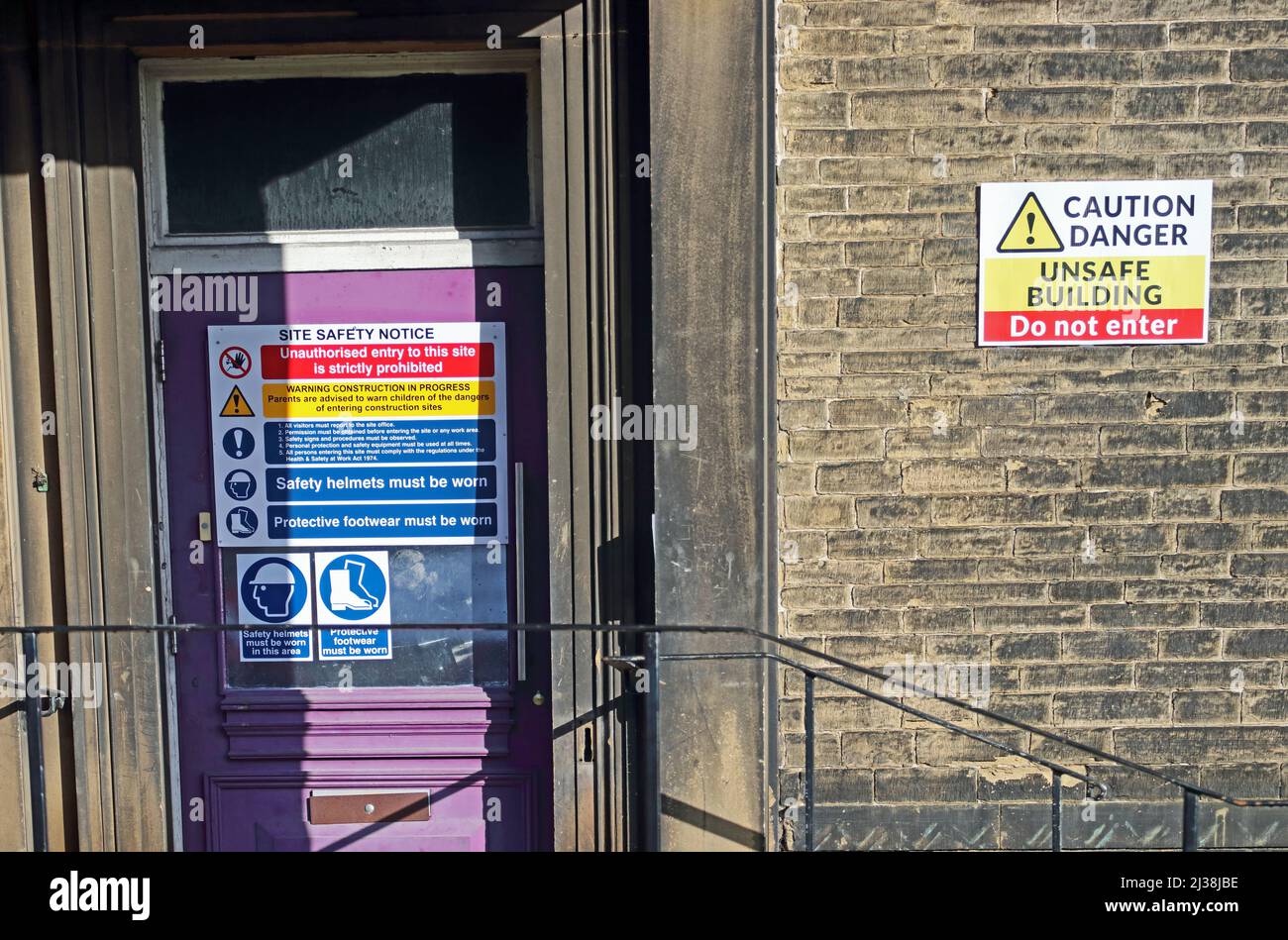 Danger unsafe sign uk hi-res stock photography and images - Alamy