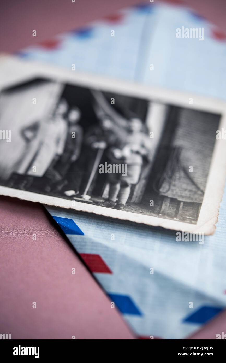 Envelope and letter still life hi-res stock photography and images - Alamy