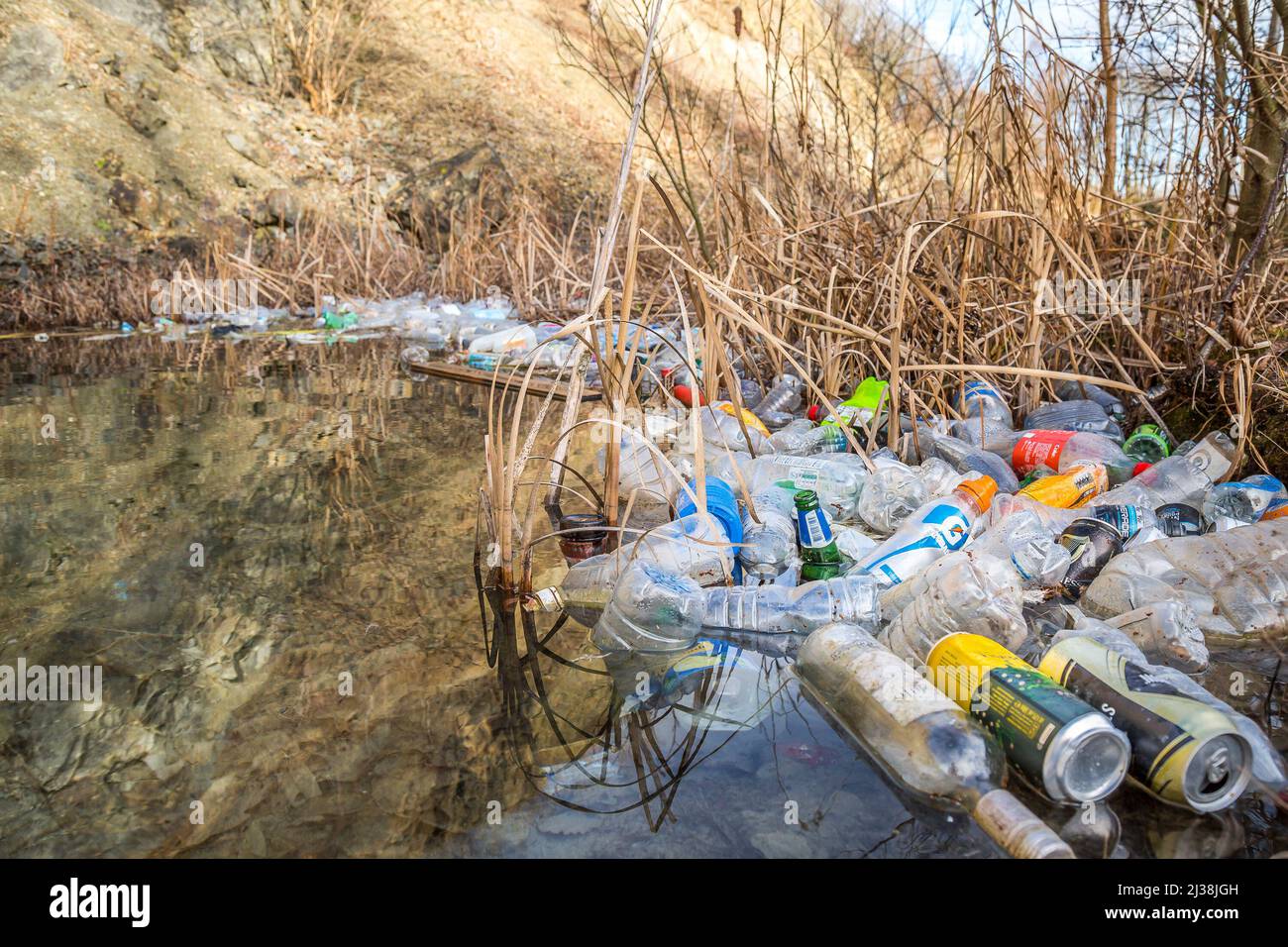 Plastic litter countryside hi-res stock photography and images - Alamy
