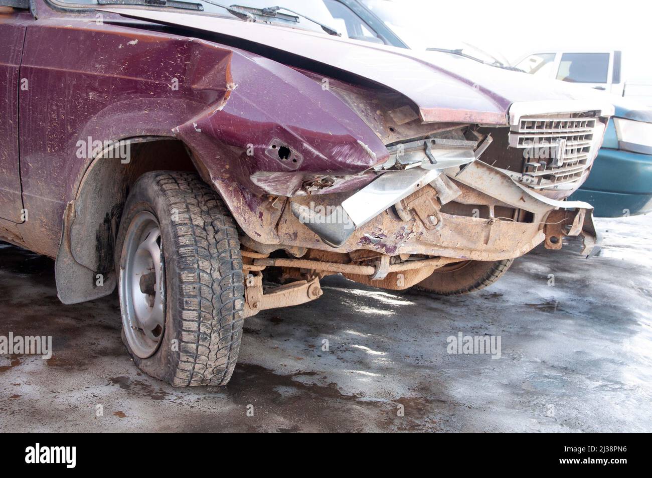 Front wing damage hi-res stock photography and images - Alamy