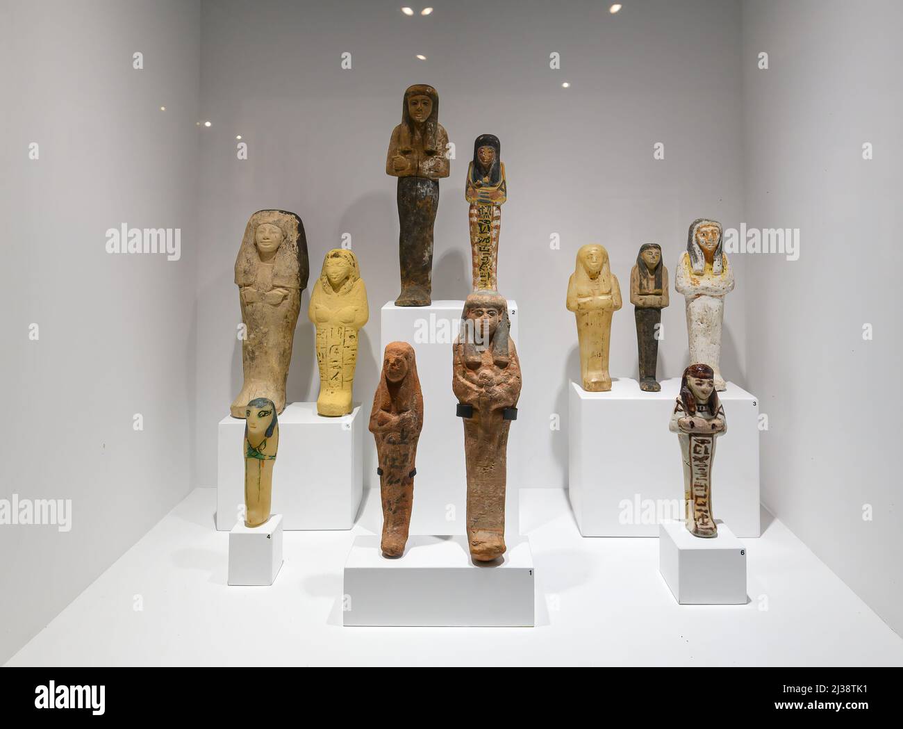 Egypt tomb artifacts hi-res stock photography and images - Alamy