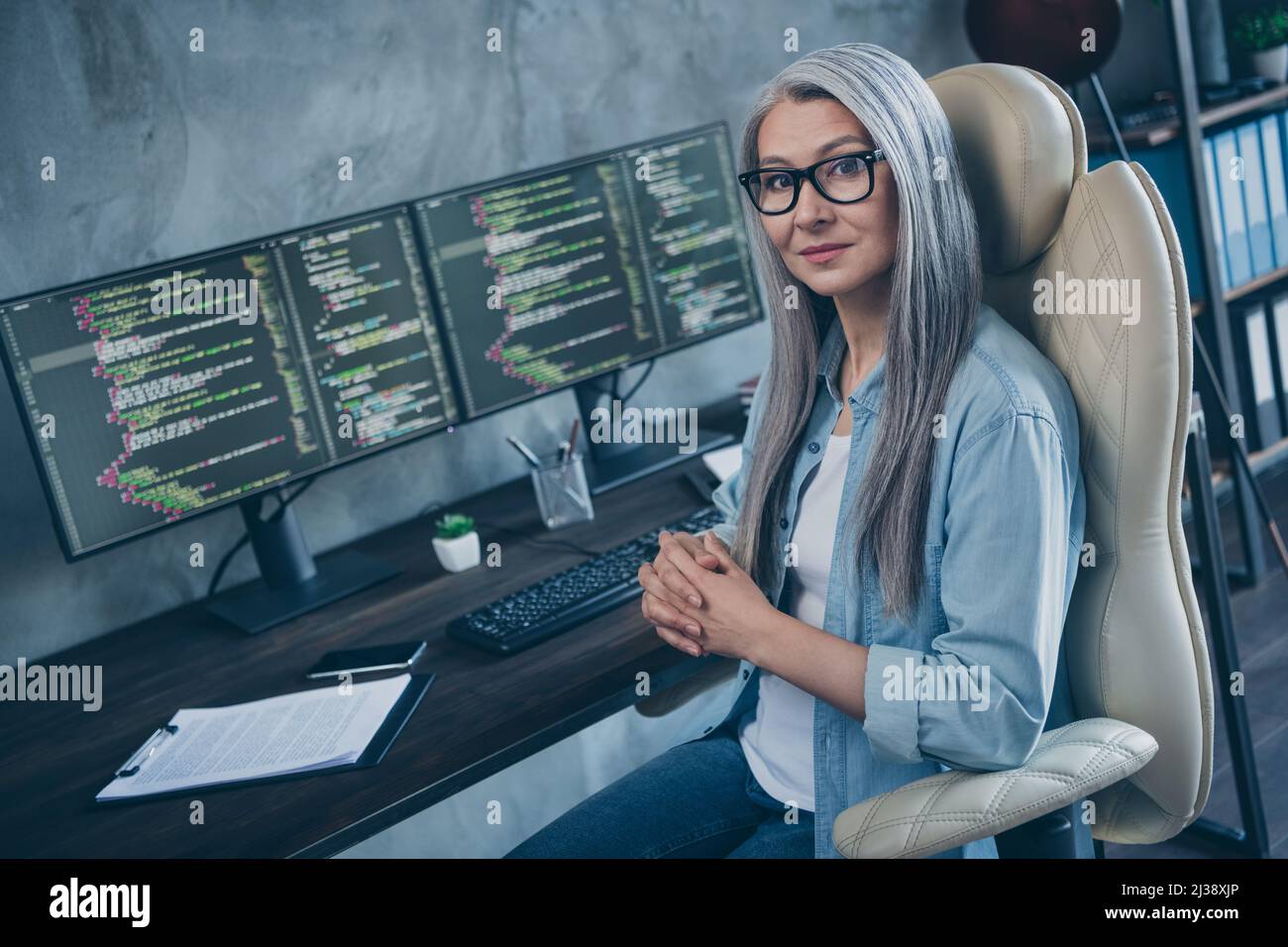 Data base administrator hi-res stock photography and images - Alamy