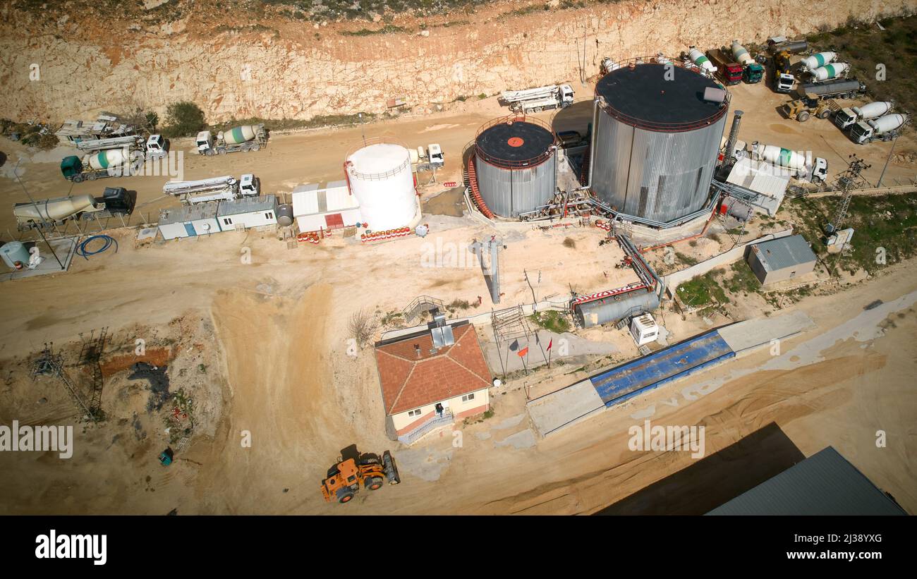 Asphalt manufacturing facility hi-res stock photography and images - Alamy