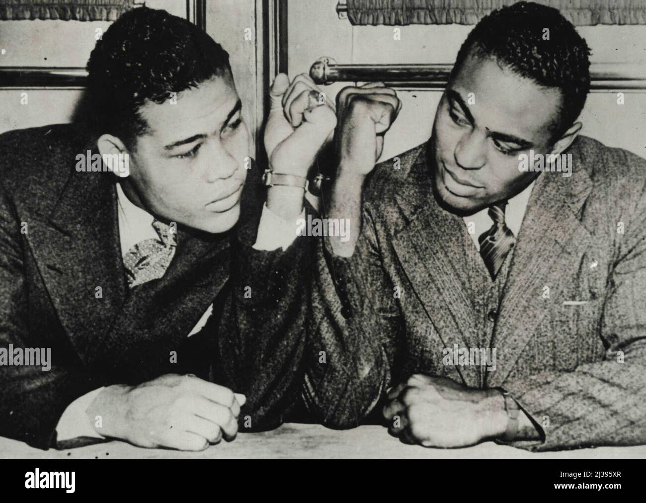 All Coloured Heavyweight Title Fight -- An interesting picture of Joe ...