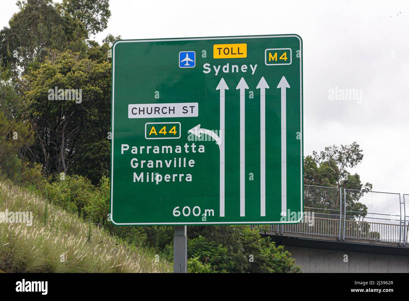 M4 motorway sign hi-res stock photography and images - Alamy