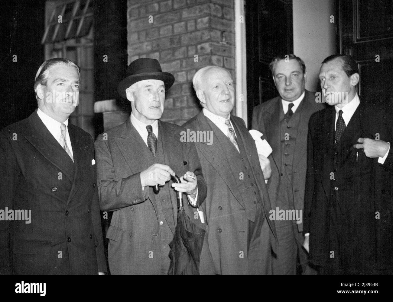 Geoffrey eden hi-res stock photography and images - Alamy