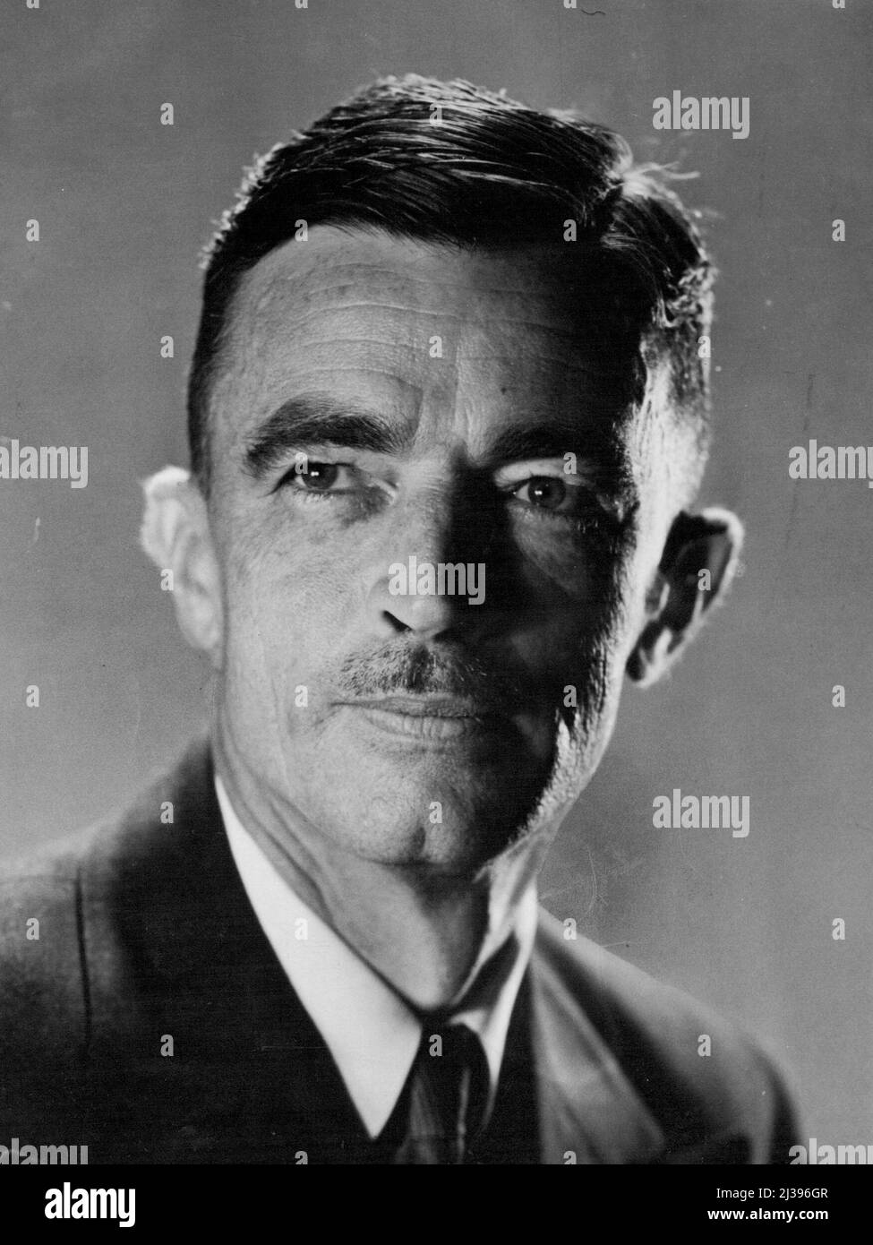 War historian hi-res stock photography and images - Alamy