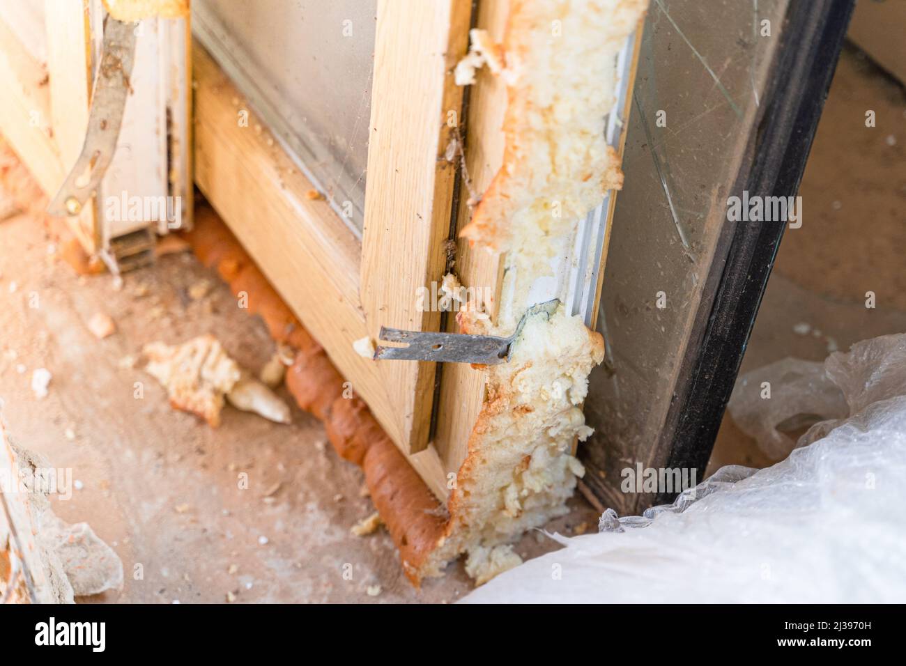 Dismantling of windows hi-res stock photography and images - Alamy