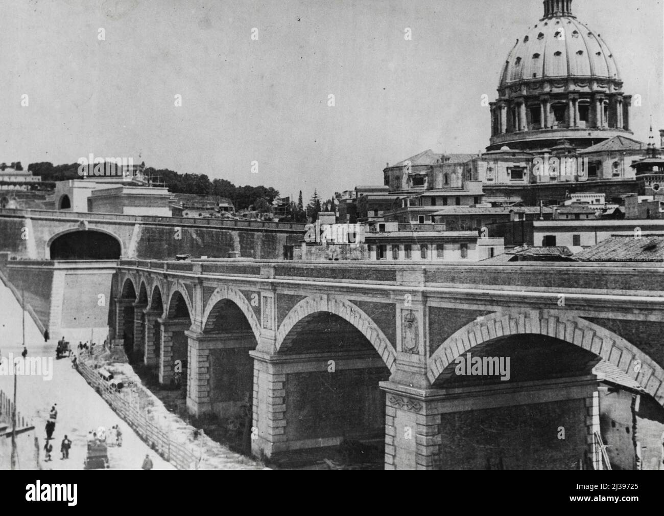 "The Vatican Railway." The ornamental bridge that connects the Vatican ...