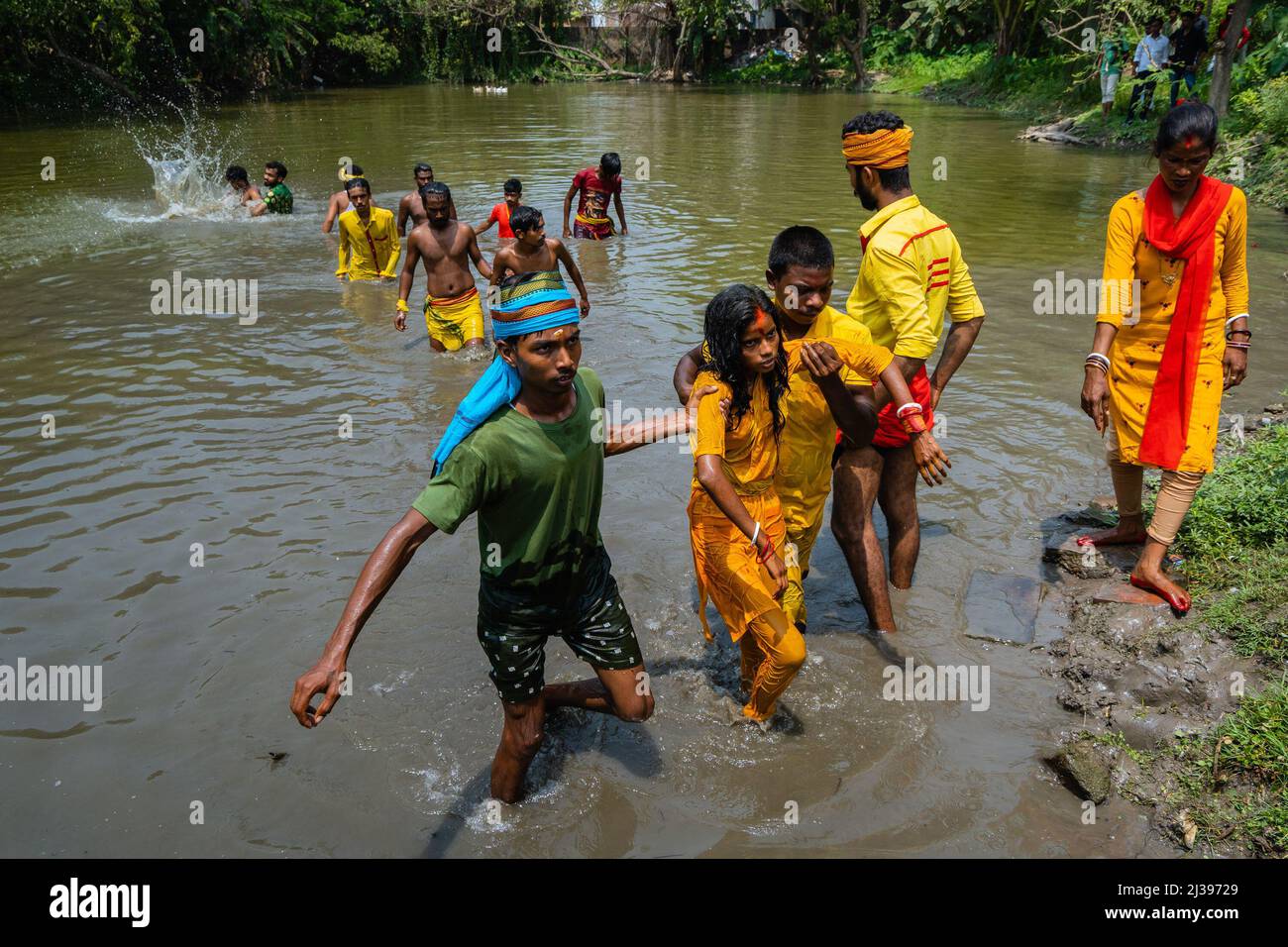 Bandel, West Bengal, India. 6th Apr, 2022. The Vel Vel festival is ...