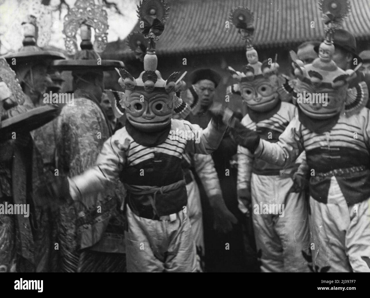 Devil dispersing hi-res stock photography and images - Alamy