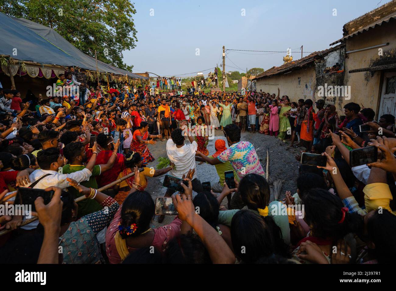Bandel, West Bengal, India. 6th Apr, 2022. The Vel Vel festival is ...