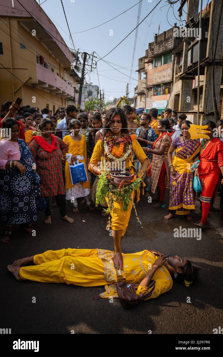 Bandel, West Bengal, India. 6th Apr, 2022. The Vel Vel festival is ...