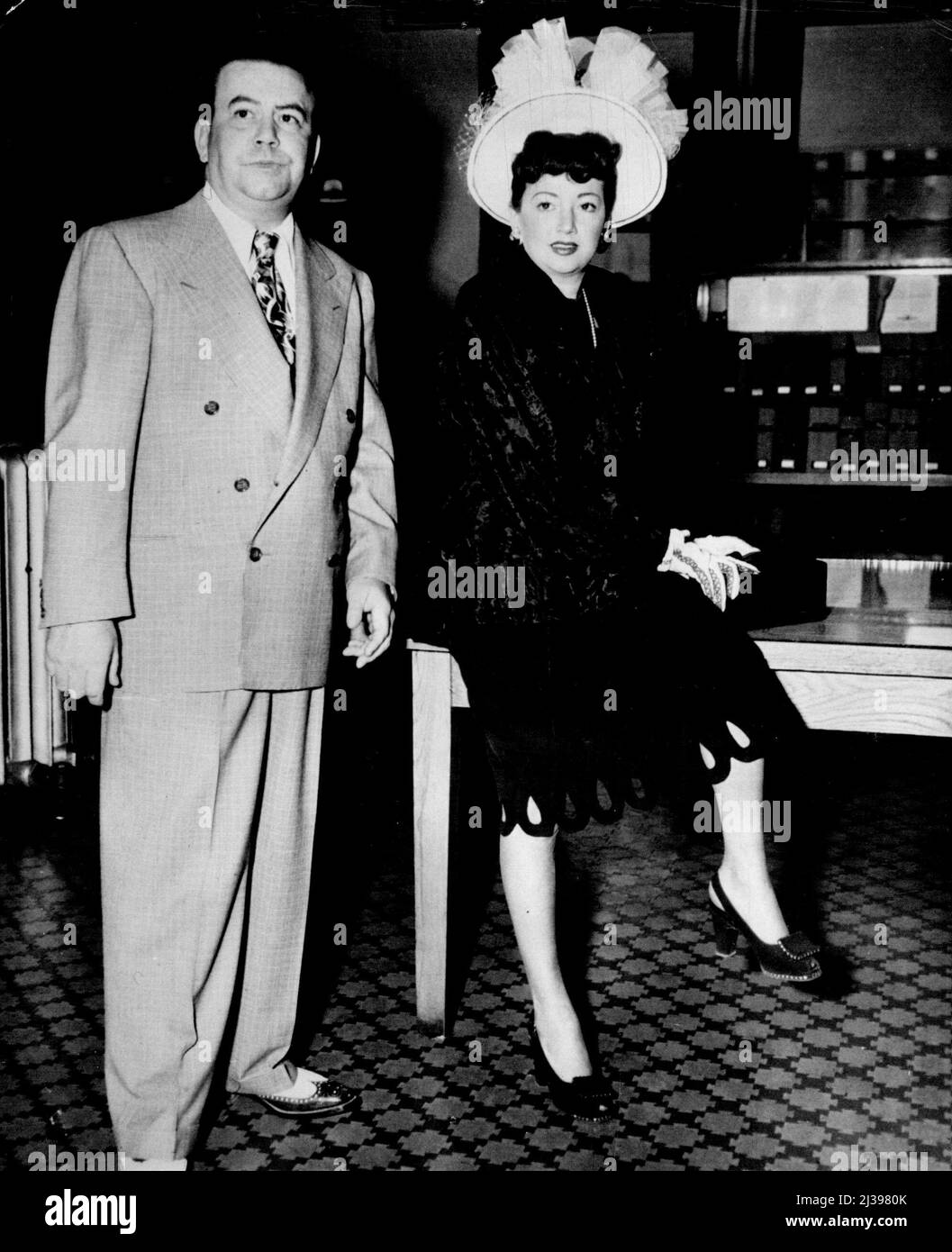 Arline Judge Granted Divorce - Screen actress Arline Judge sits on a ...