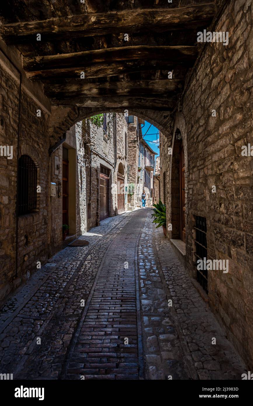 Narrow passage under arches hi-res stock photography and images - Alamy