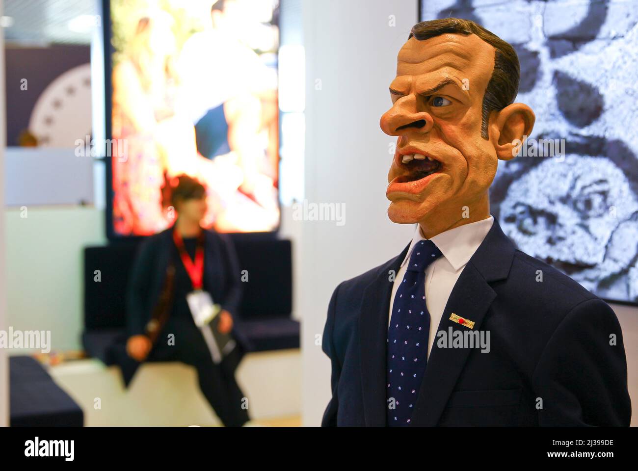 Spitting image puppet hi-res stock photography and images - Alamy