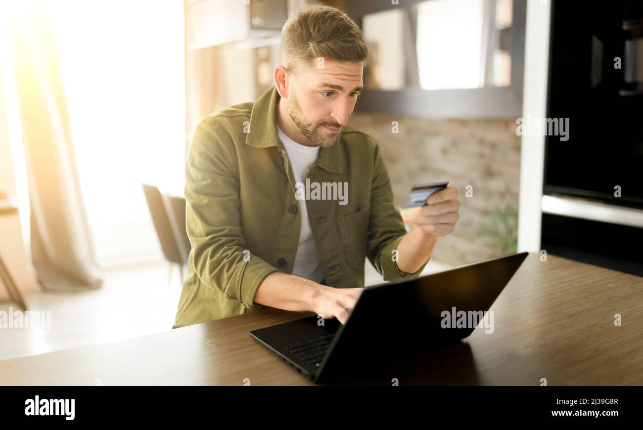 Contemporary man paying order hi-res stock photography and images - Alamy