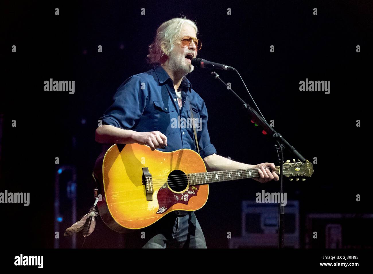 Greg Keelor, member of the Canadian country rock band Blue Rodeo ...
