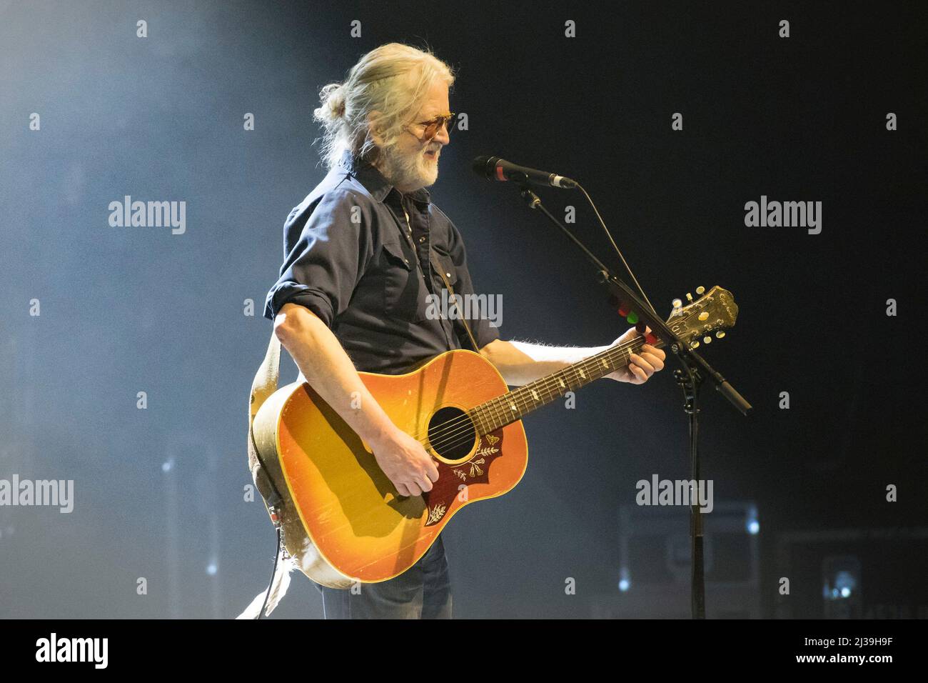 Greg Keelor, member of the Canadian country rock band Blue Rodeo ...