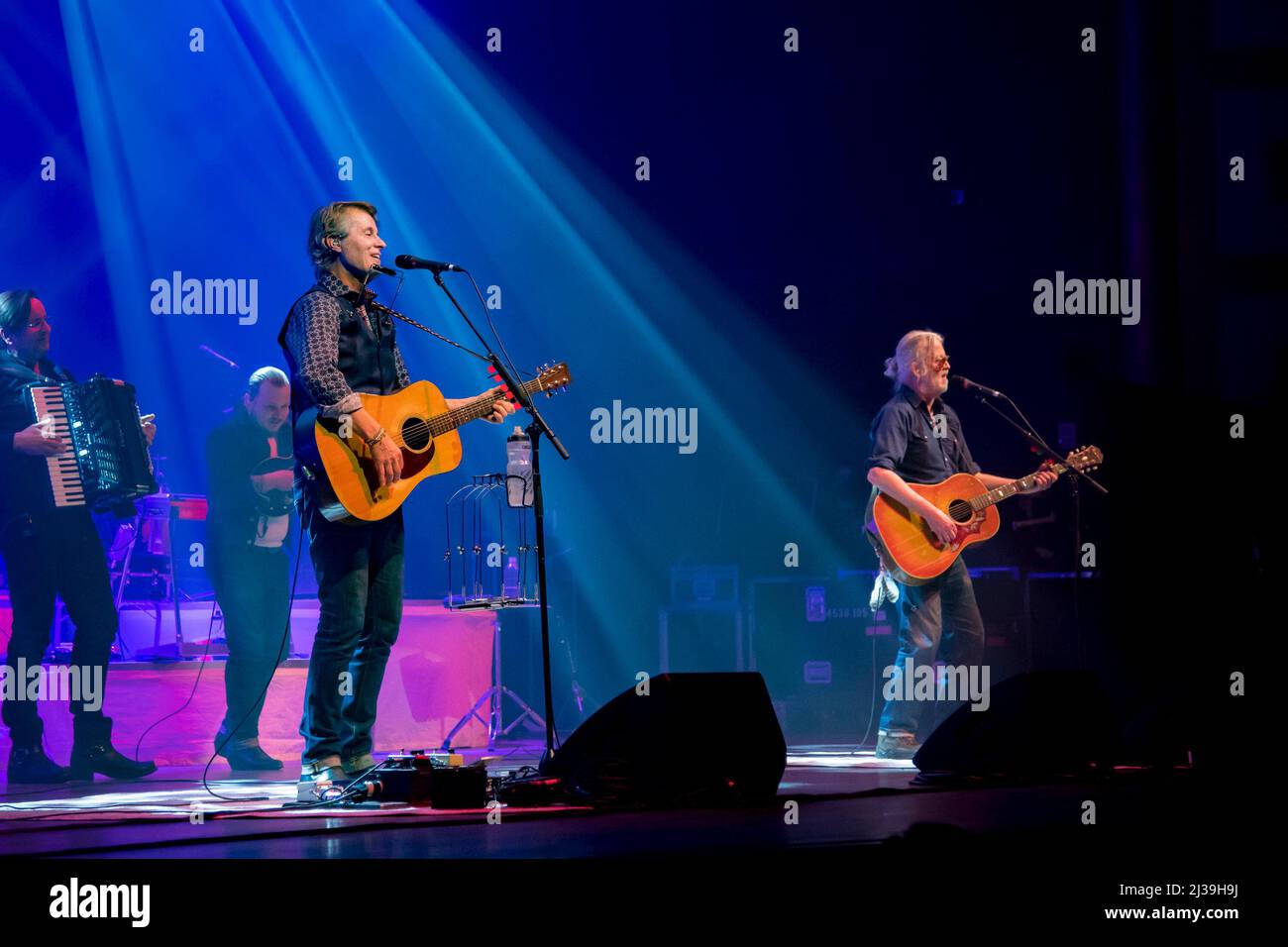 Jim Cuddy and Keelor, members of the Canadian country rock band Blue ...