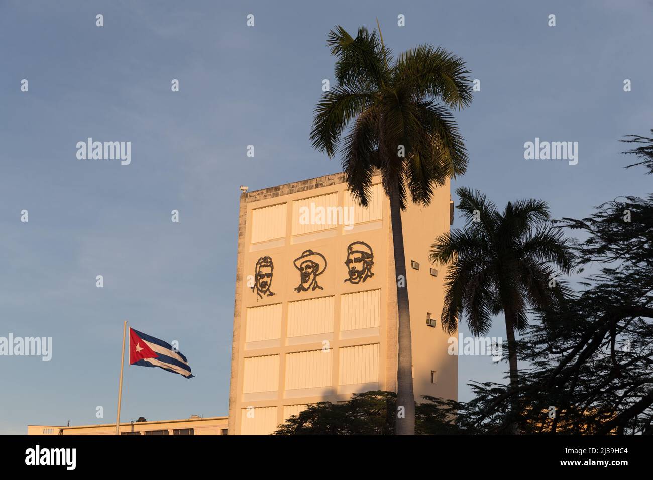 Metal Faces of Fidel Castro, Ernesto Che Guevara and Camilo Cienfuegos ...