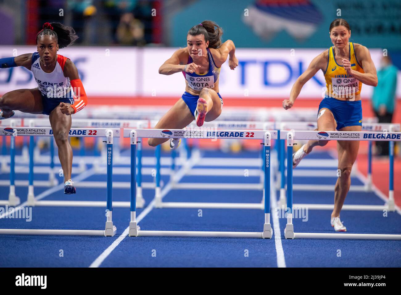 Track and field women hurdles hi-res stock photography and images - Alamy