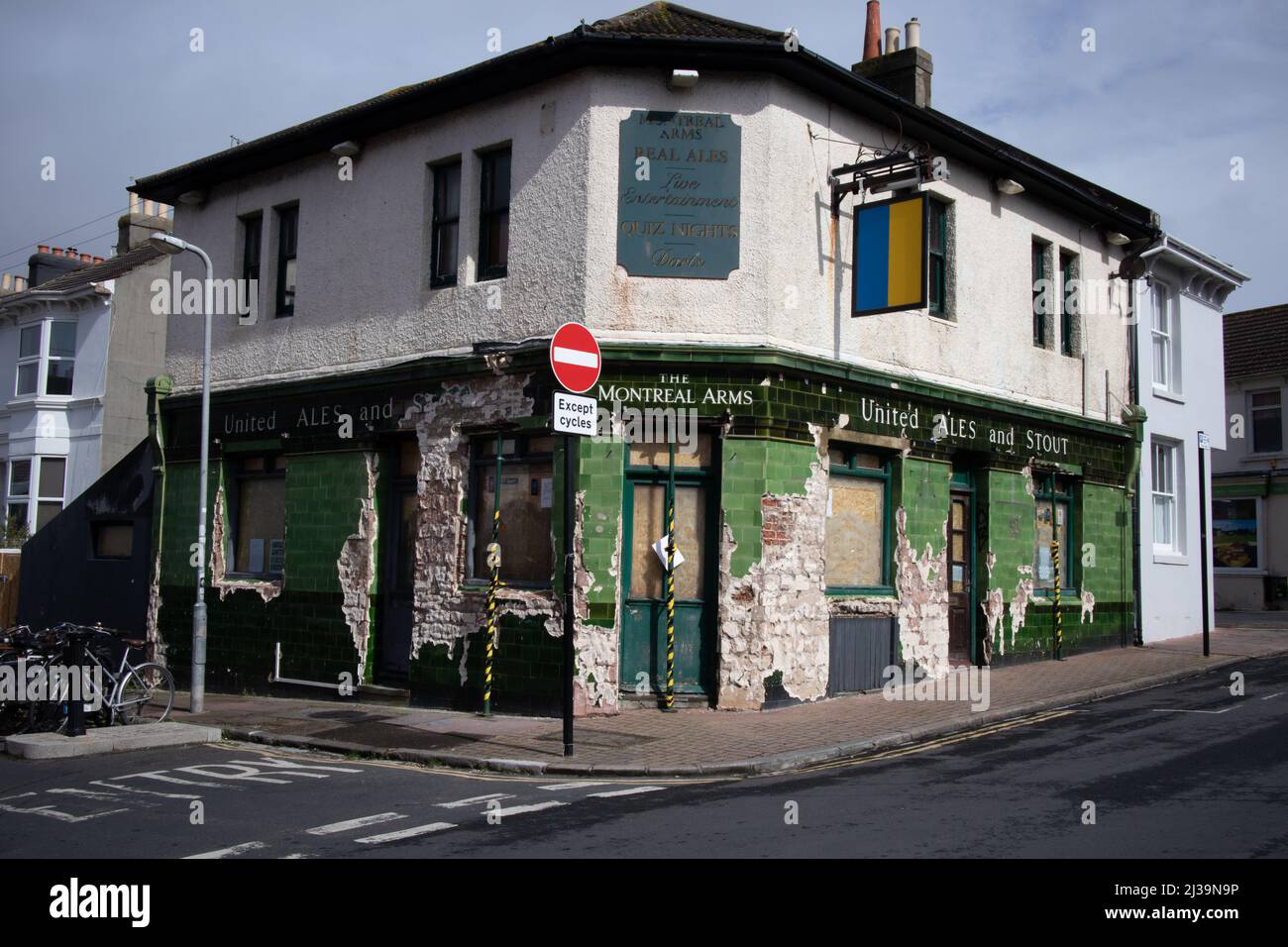 Montreal Arms Pub Brighton Stock Photo - Alamy