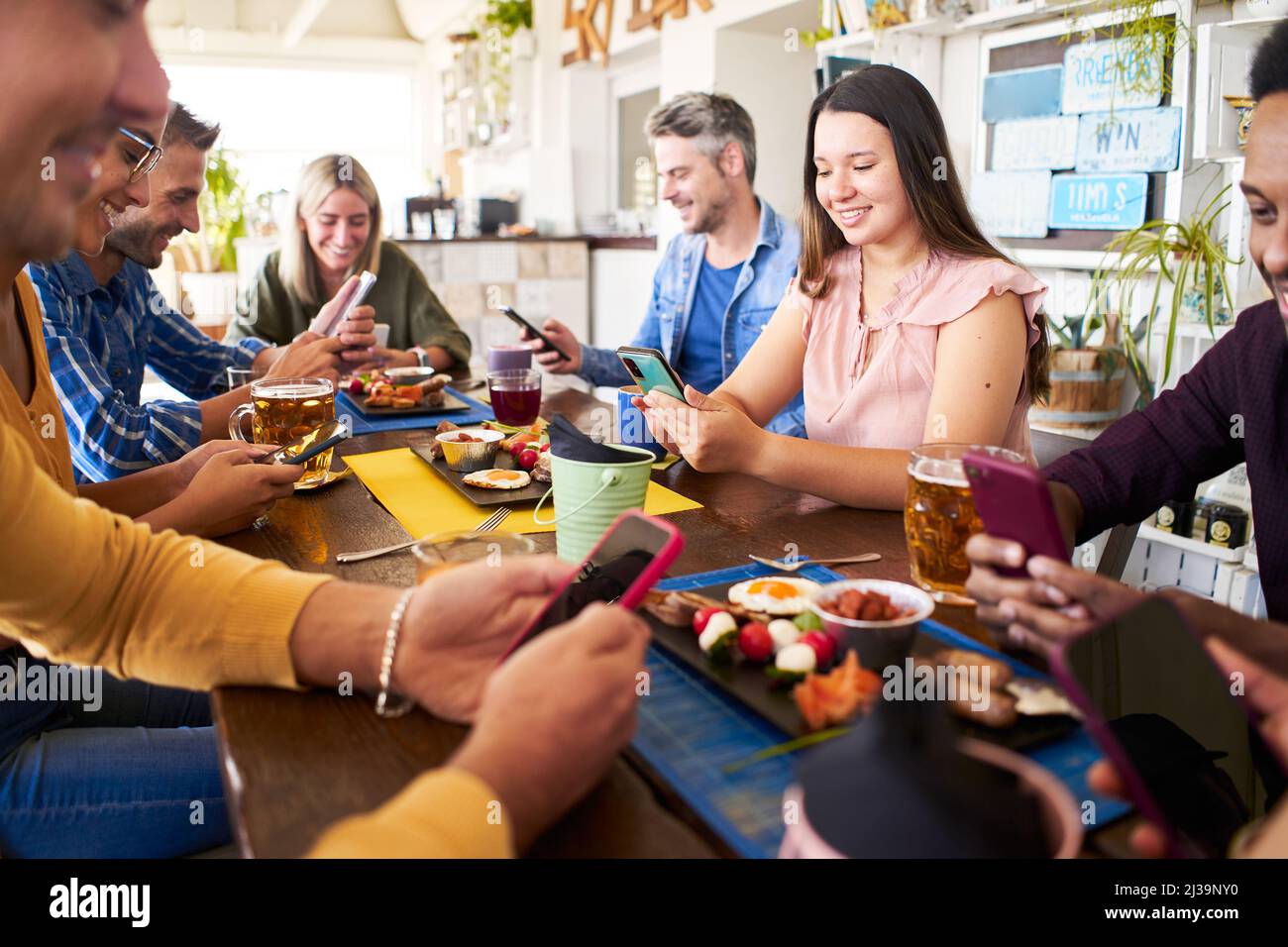 Cafe restaurant bar adult friendship hi-res stock photography and ...