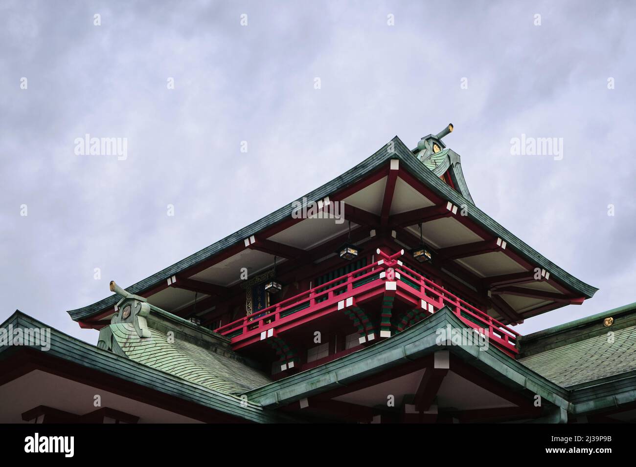 Detail of a Traditional Wooden Building in Japan Stock Photo - Alamy