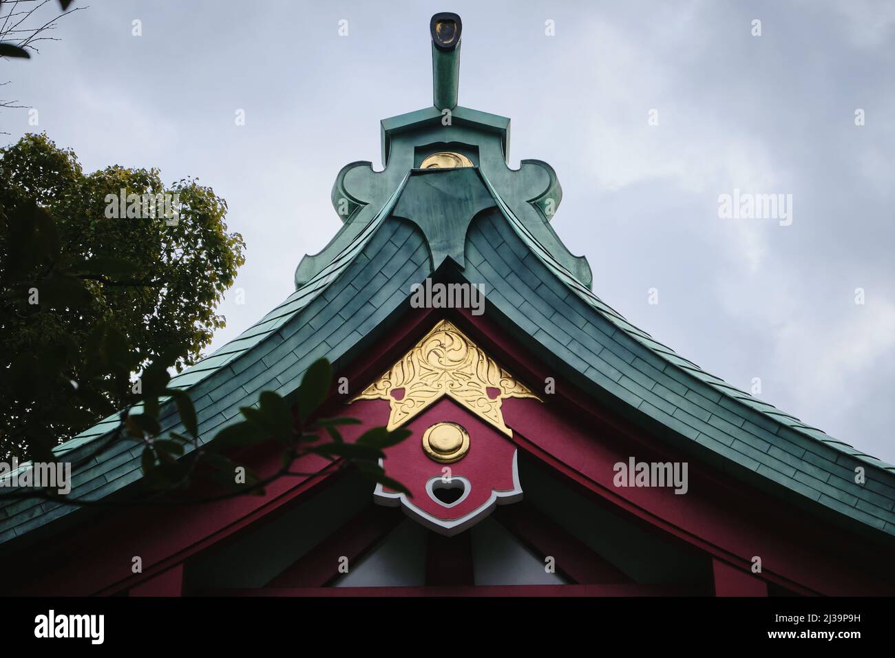Detail of a Traditional Wooden Building in Japan Stock Photo - Alamy