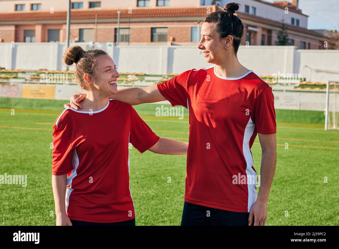 Hug sport hi-res stock photography and images - Alamy