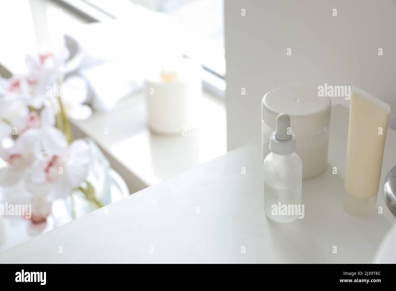 Body wash products on shelf hi-res stock photography and images - Alamy
