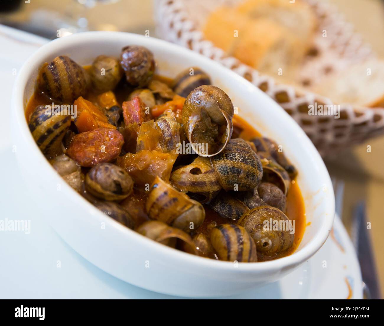 Snails stew hi-res stock photography and images - Alamy