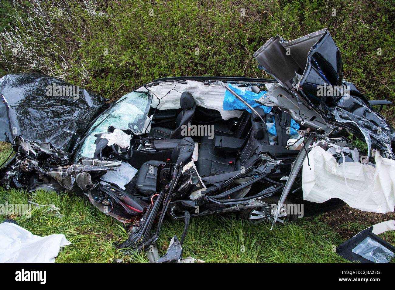 Wreckage car beach hi-res stock photography and images - Alamy