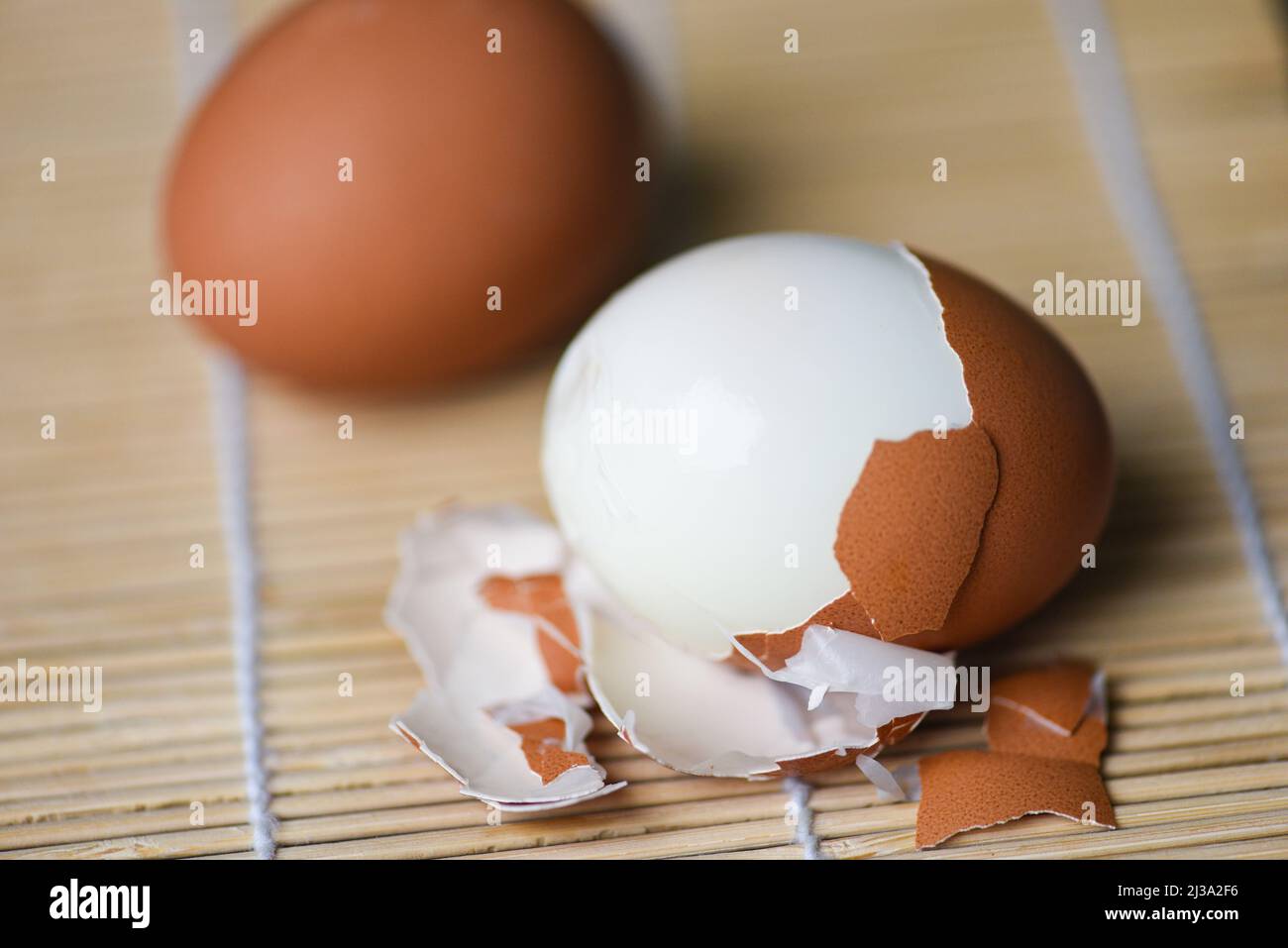 Fresh peeled eggs menu food boiled eggs in wooden, Eggshell eggs ...