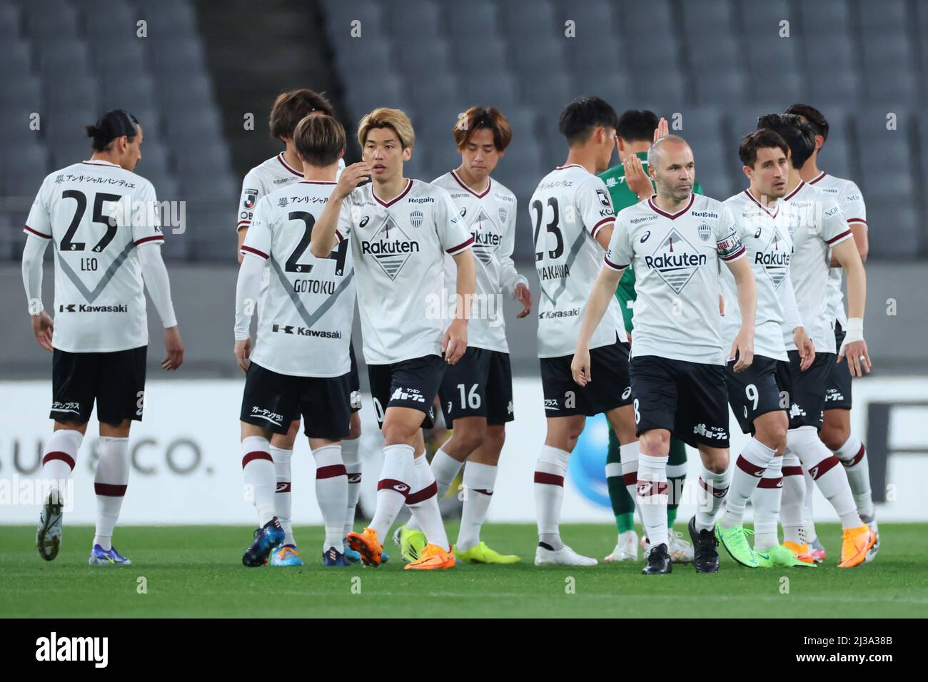 Ajinomoto Stadium, Tokyo, Japan. 6th Apr, 2022. Vissel Kobe team group ...