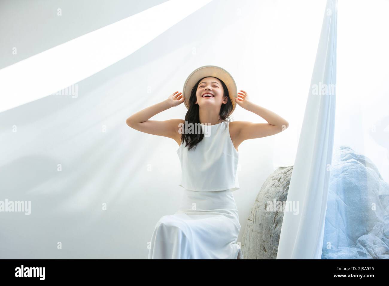 Creative pictures, gorgeous clothes and makeup exquisite fashion female ...