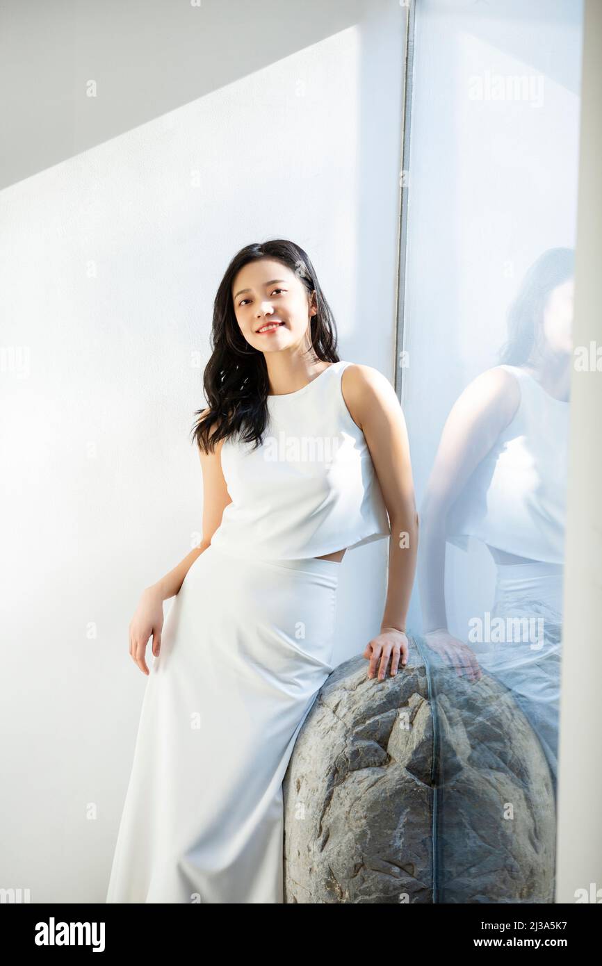 Creative pictures, gorgeous clothes and makeup exquisite fashion female ...