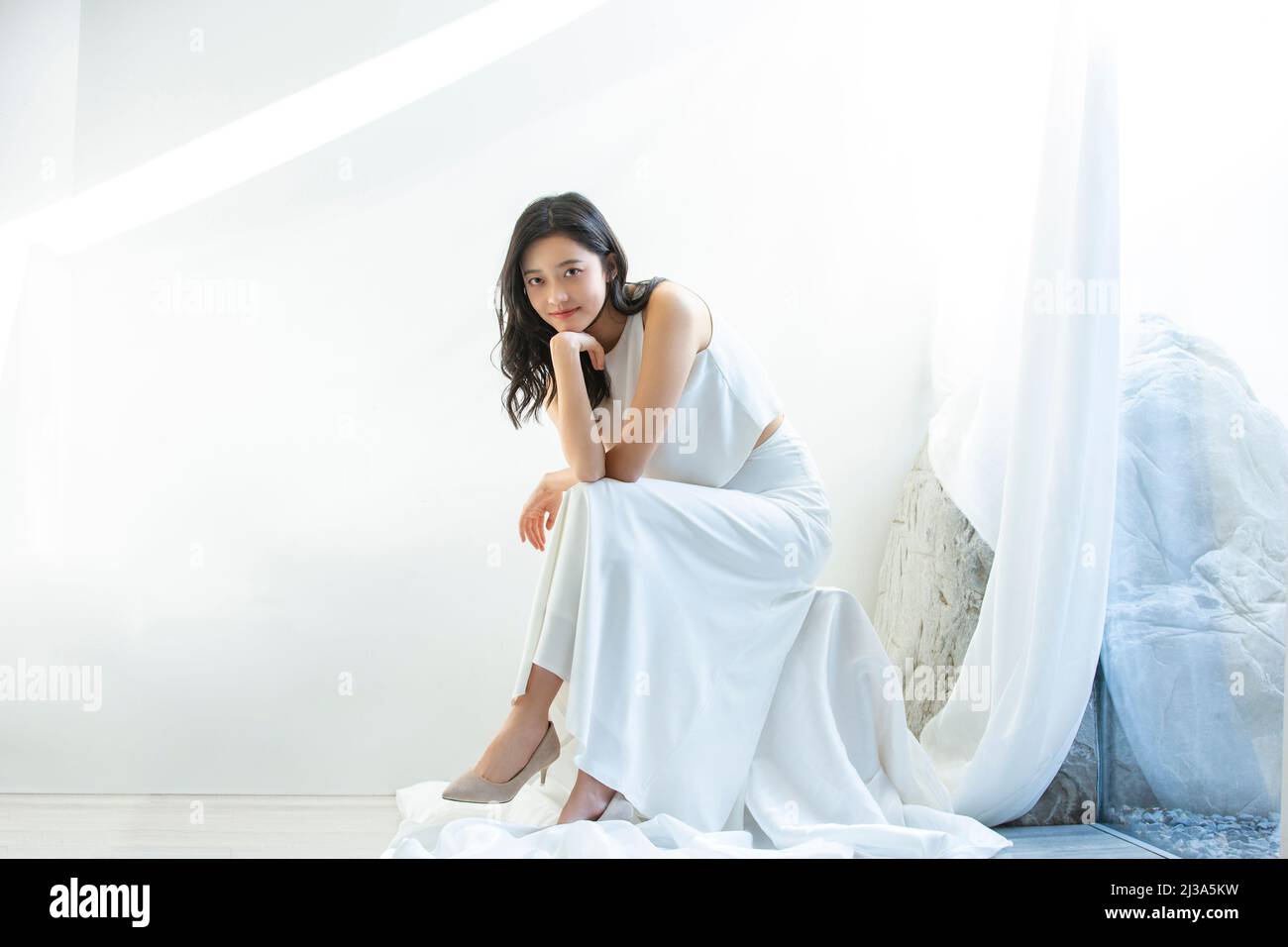 Creative pictures, gorgeous clothes and makeup exquisite fashion female ...