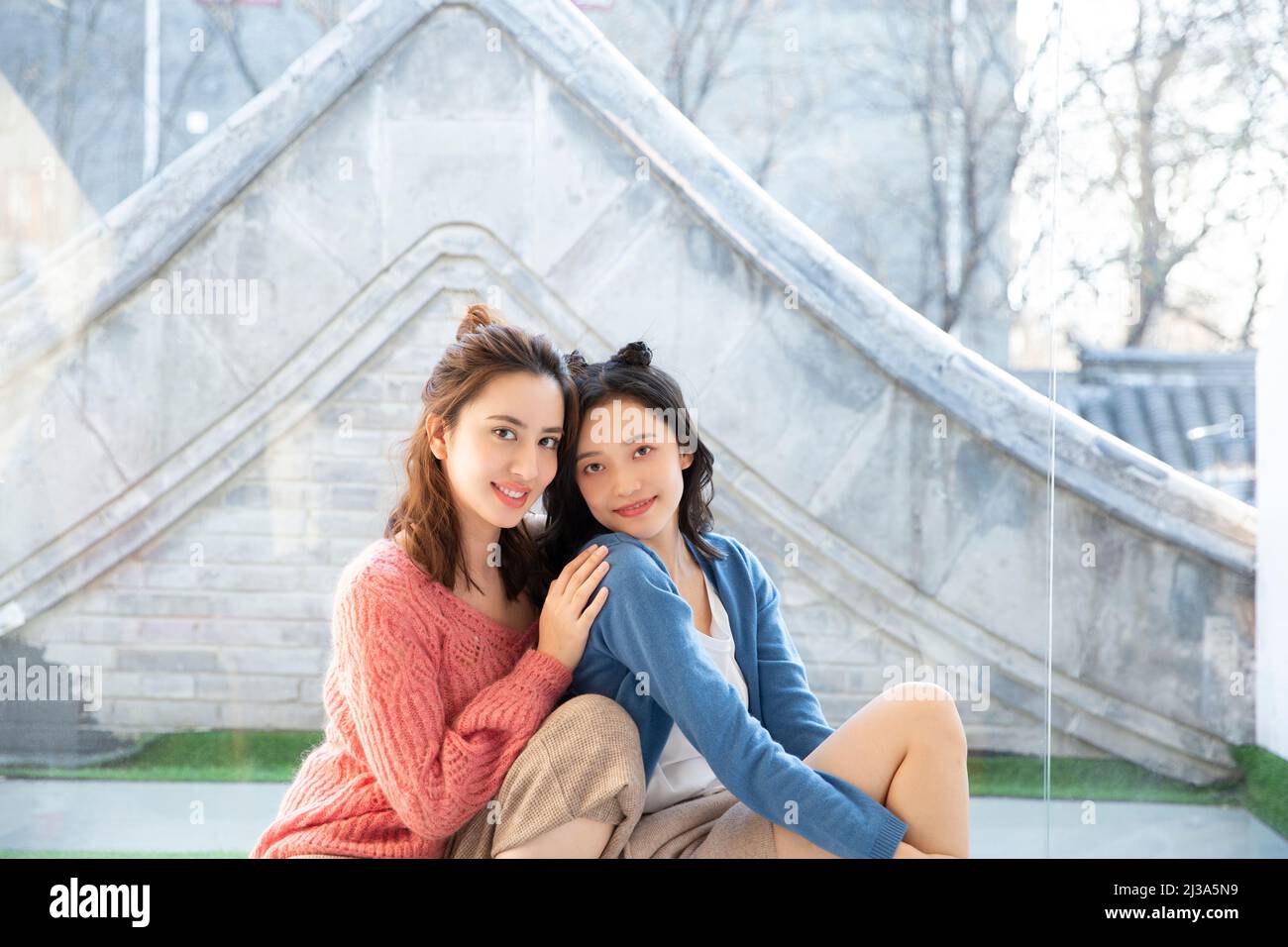 Two beautiful young chinese ladies hi-res stock photography and images ...