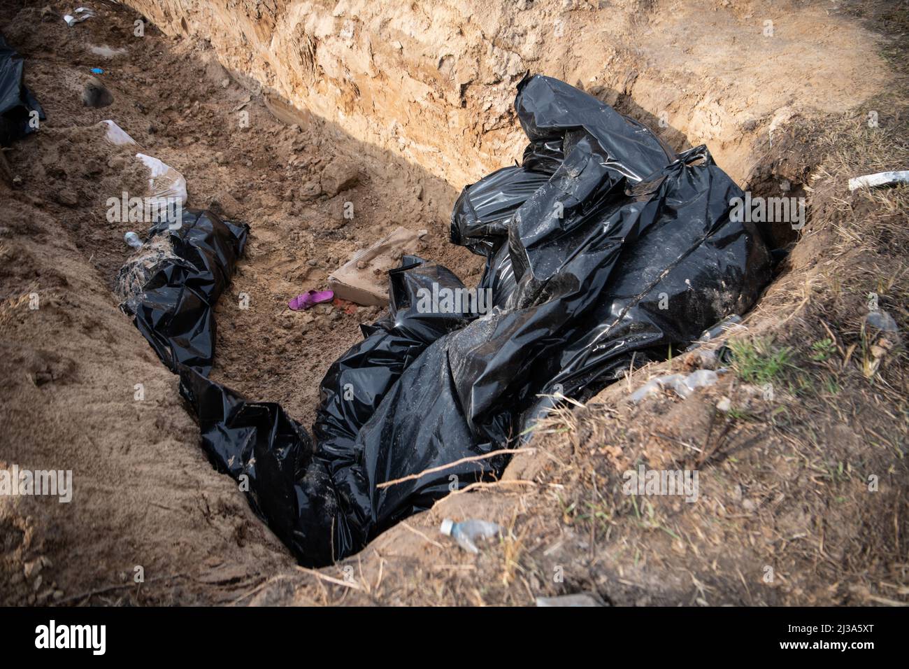 Bucha, Ukraine. 06th Apr, 2022. (EDITORS NOTE: Image depicts death)Dead ...