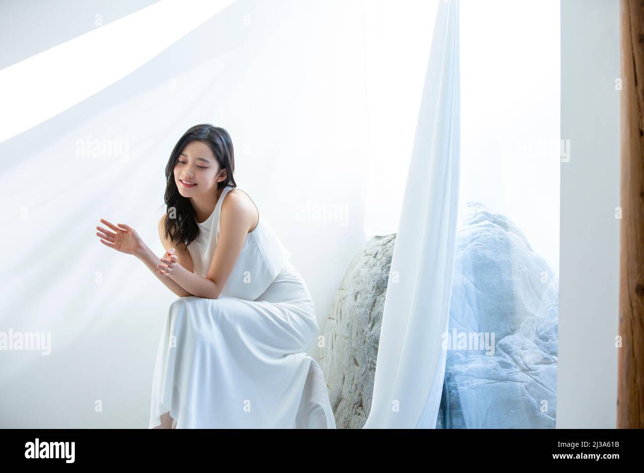 Creative pictures, gorgeous clothes and makeup exquisite fashion female ...