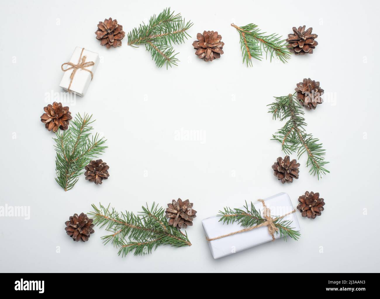 Christmas round frame made of natural winter things. Flat lay Stock ...