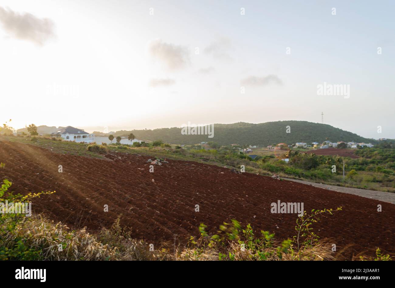 Rising sun over farmland hi-res stock photography and images - Alamy