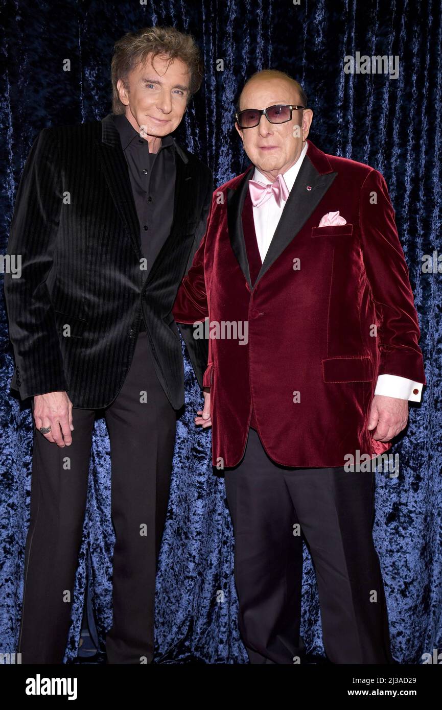 New York, USA. 06th Apr, 2022. (L-R) Barry Manilow and Clive Davis ...