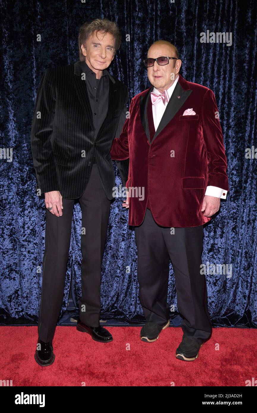 New York, USA. 06th Apr, 2022. (L-R) Barry Manilow and Clive Davis ...