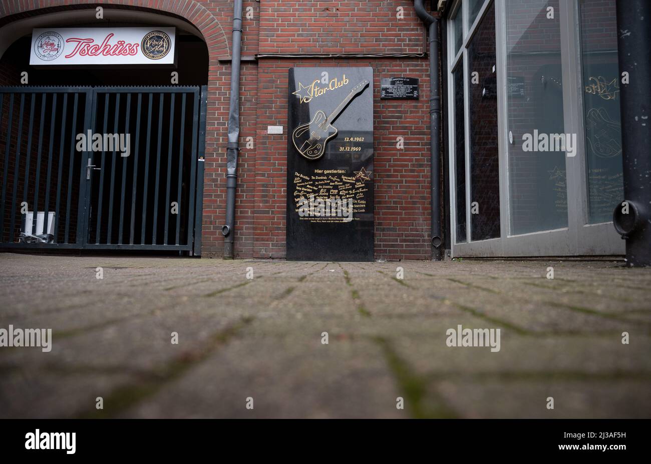 Hamburg, Germany. 01st Apr, 2022. A plaque commemorates Hamburg's "Star ...
